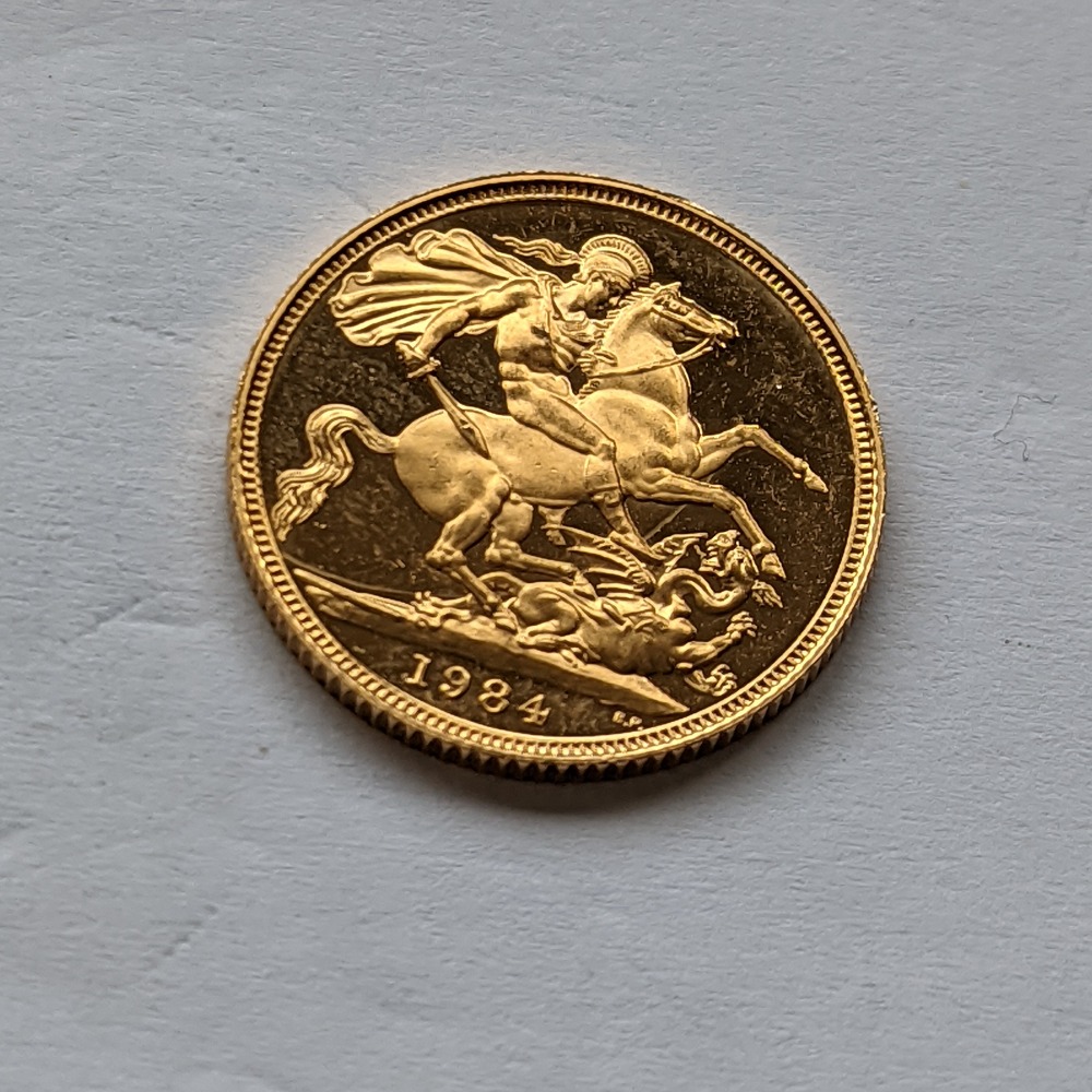 Pre-owned 22ct Gold 1984 Full Sovereign Elizabeth Regina & St George ...